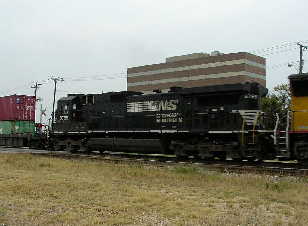 NS 8795